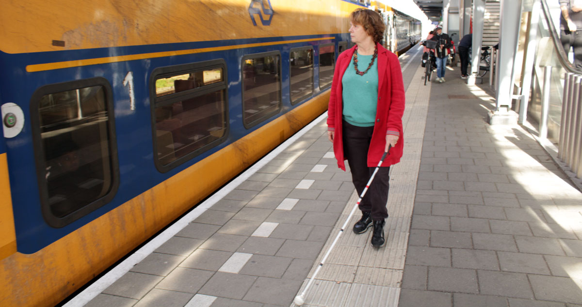 Hulpmiddelen en apps voor blinden en slechtzienden - blindfluencers.nl
